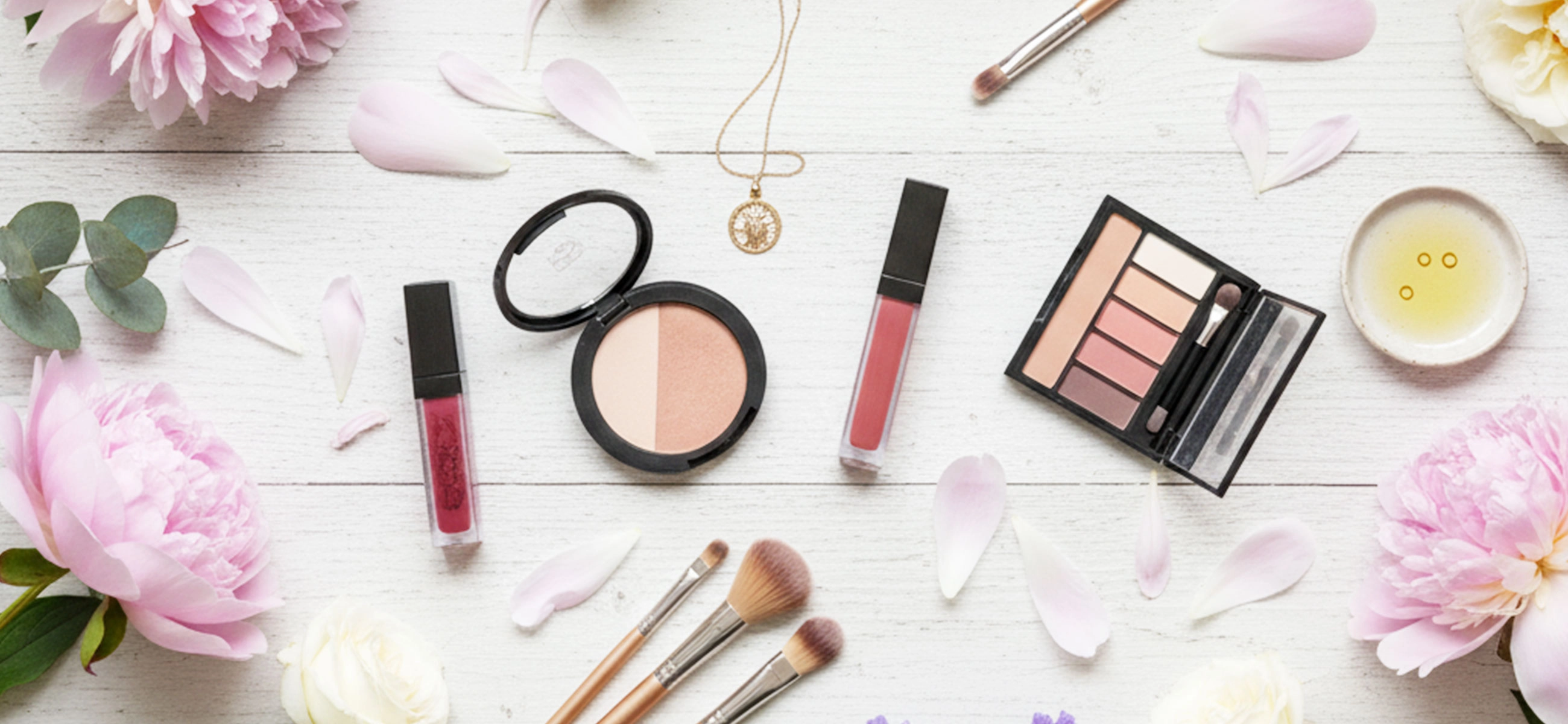 Smitten & Stunning: 5 Makeup Looks Turning Heads This Valentine’s Day ...